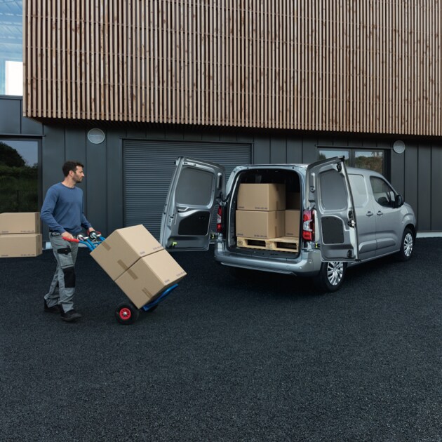 Commercial Vehicles Range for Business Users | PEUGEOT UK