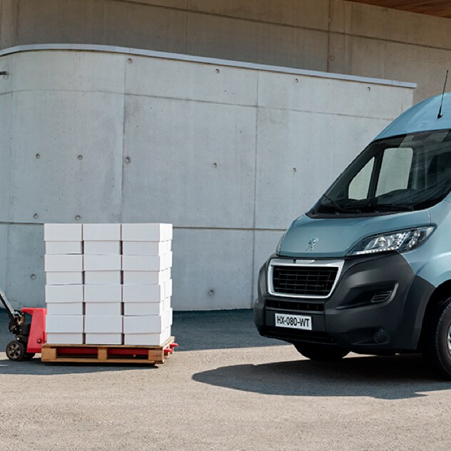 PEUGEOT e-Boxer & Boxer: the electric or combustion-engined business van