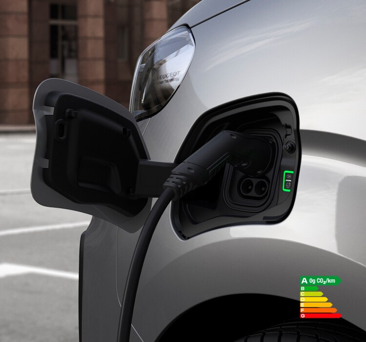 PEUGEOT e-Expert | 9-seat electric van